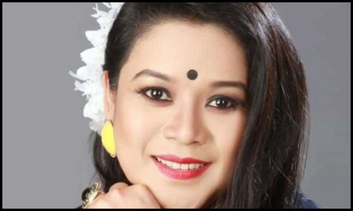 असमिया सिंगर Gayatri Hazarika का निधन: 44 की उम्र में Colon Cancer से लड़ते हुए अस्पताल में ली ...