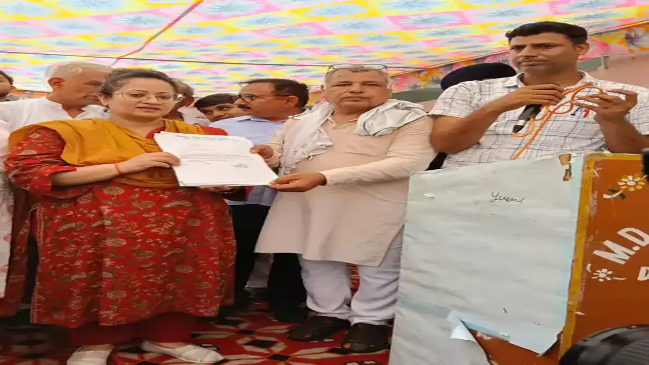 गुरुग्राम में स्वास्थ्य मंत्री का वादा: अब काम के लिए भटकना नहीं पड़ेगा ...