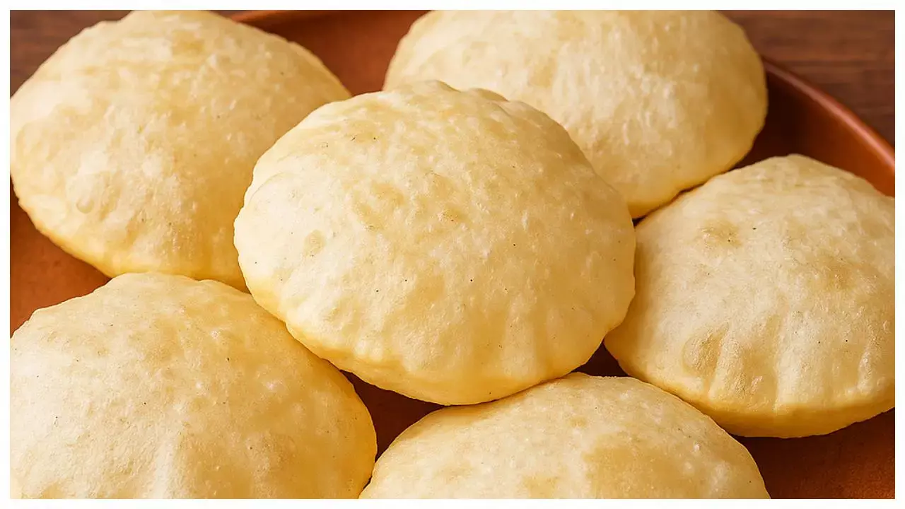 Rice Poori Recipe: गेहूं नहीं, चावल से बनाएं कुरकुरी पूरी, हेल्थ और ...